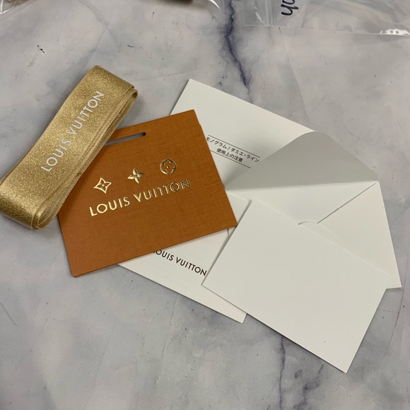 Louis Vuitton | Party Supplies | Louis Vuitton Holiday Gift Ribbon Tag ...